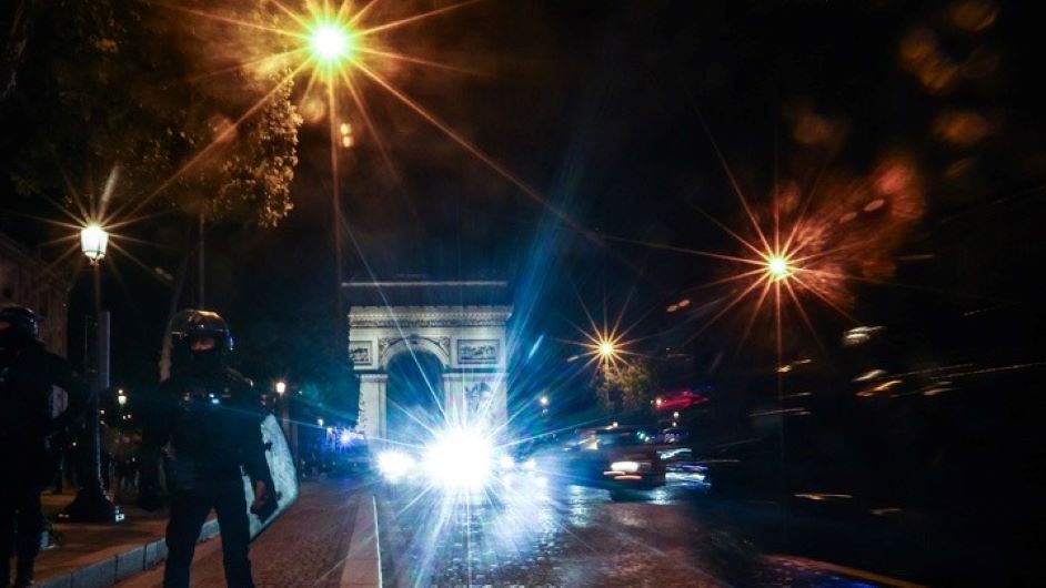 Σοκ στη Γαλλία από την επίθεση στην κατοικία δημάρχου - Kanali 6